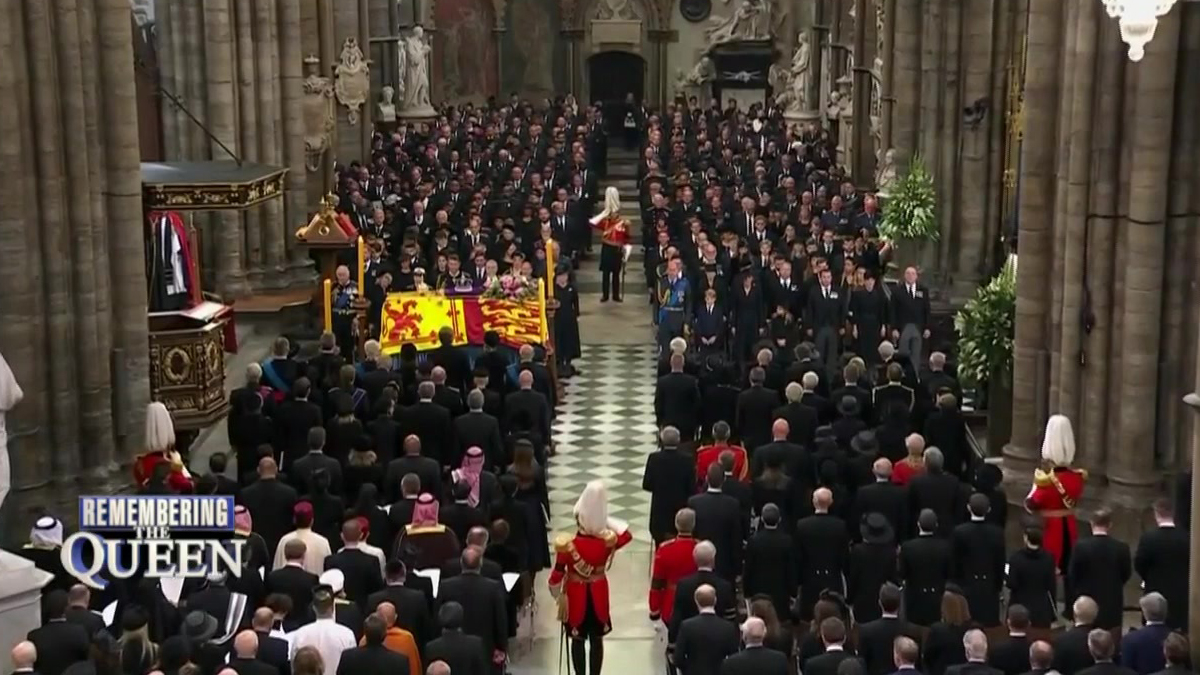 Queen reunited with Philip and her parents in Windsor chapel - Boston ...