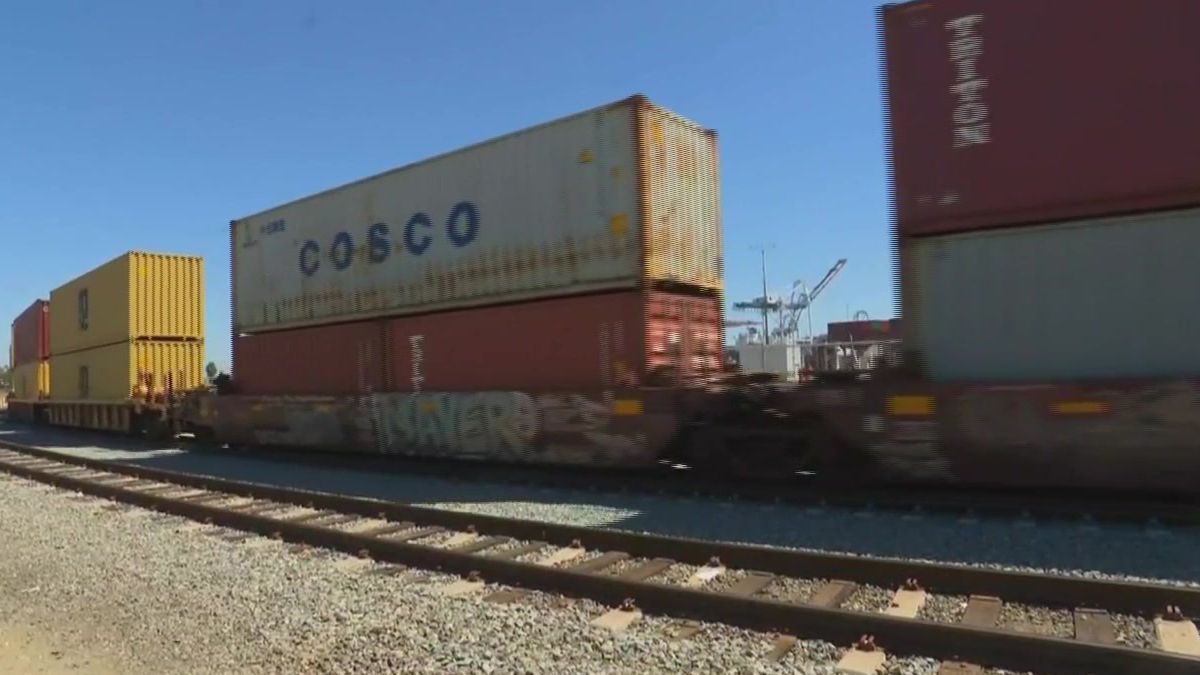 Tentative labor deal averts threat of nationwide rail strike - Boston ...