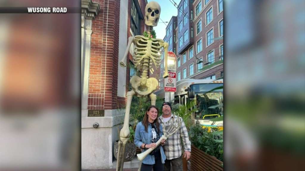Worcester couple donates skeleton arm to Cambridge restaurant after ...