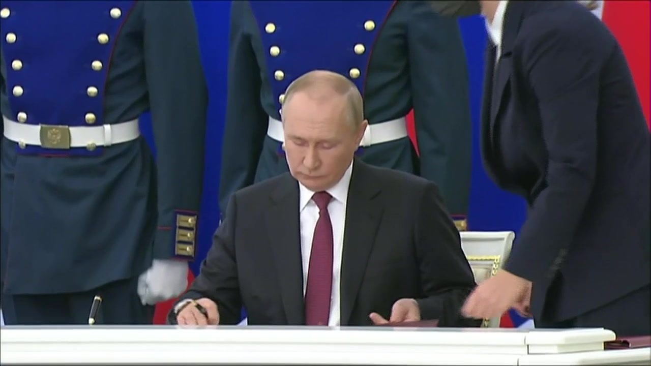 Putin signs annexation of Ukrainian regions as losses mount - Boston ...