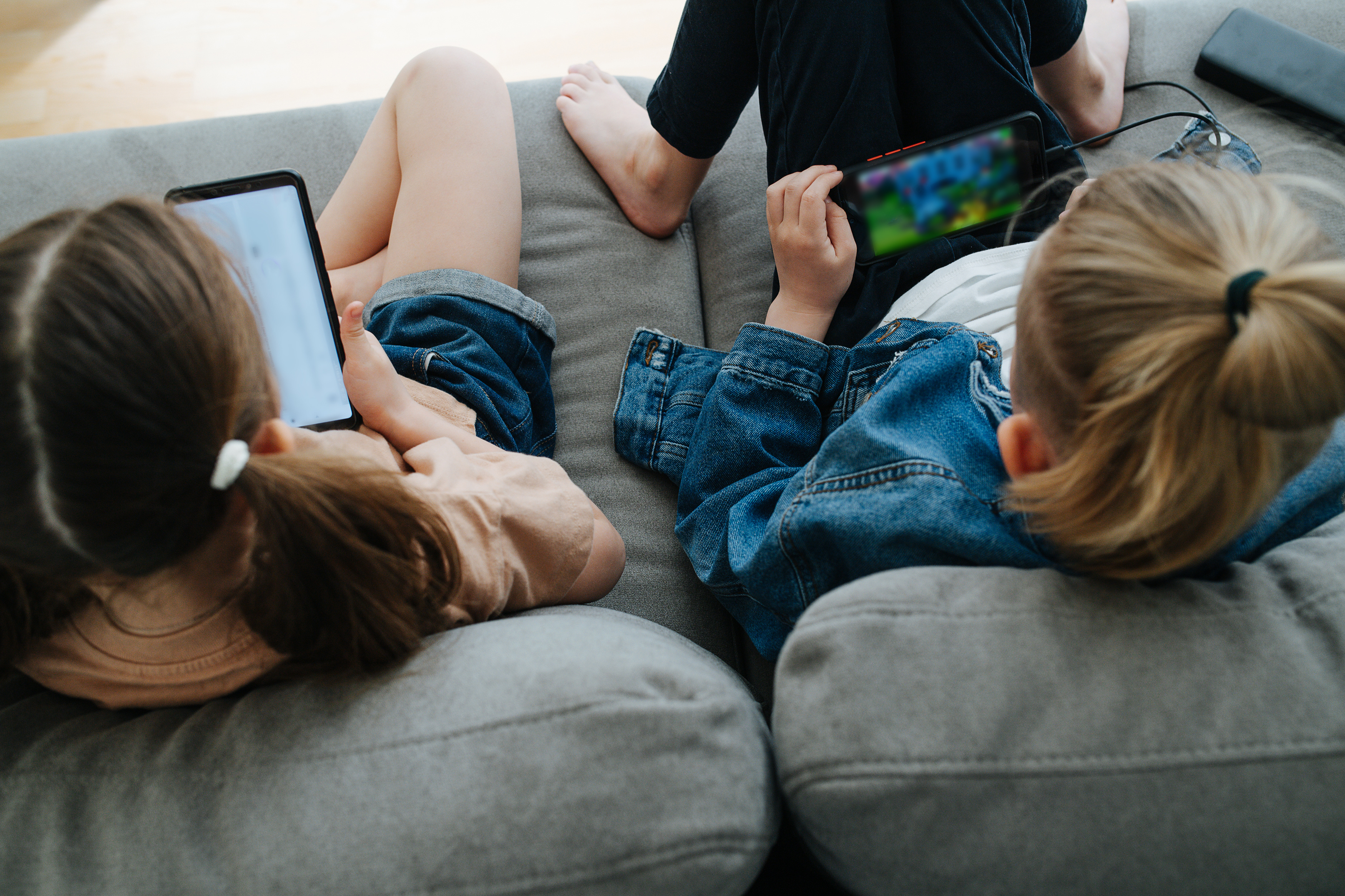 Kids’ screen time soars by more than an hour & twenty minutes a day ...