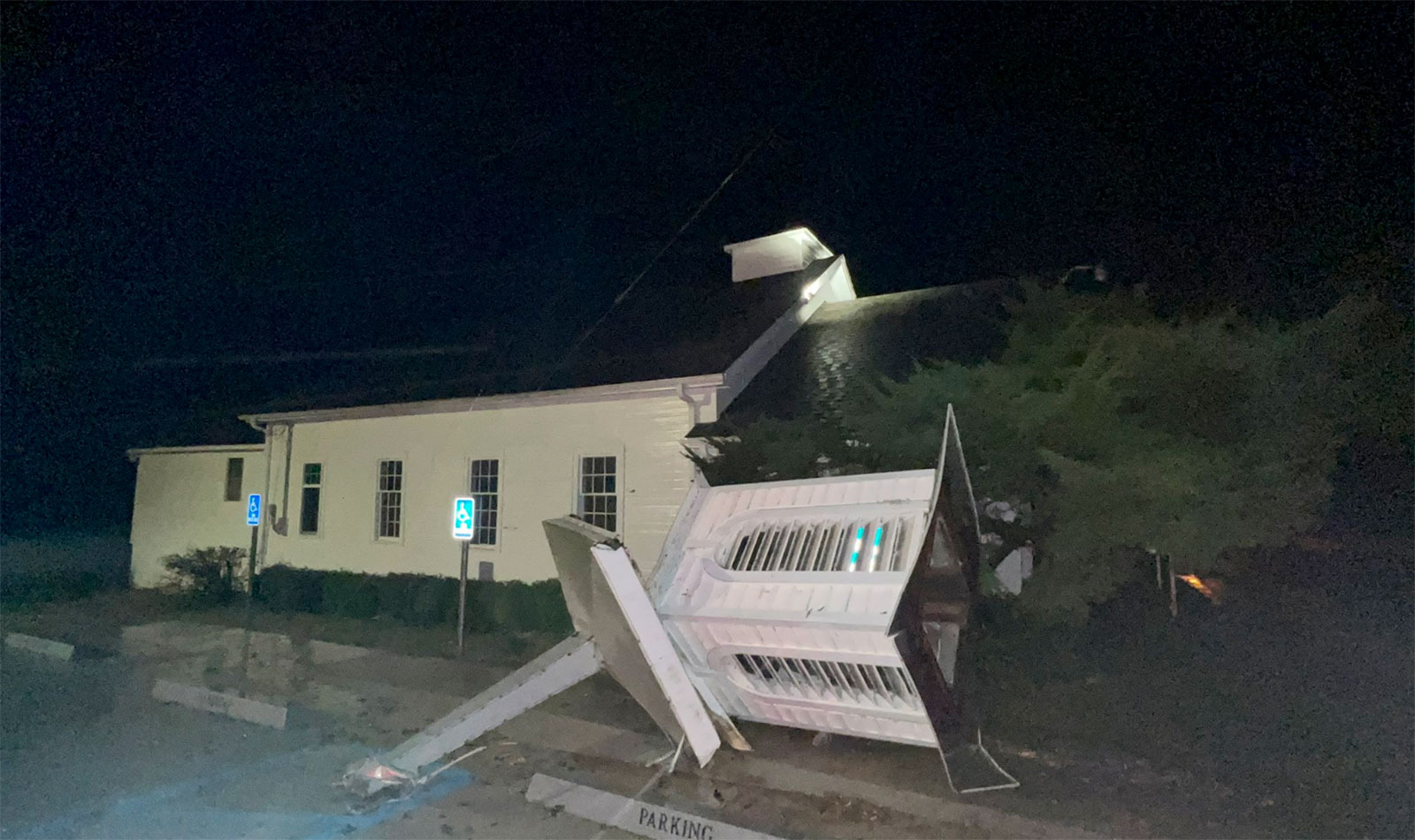 At least 2 killed in Alabama as severe storms and tornadoes sweep ...