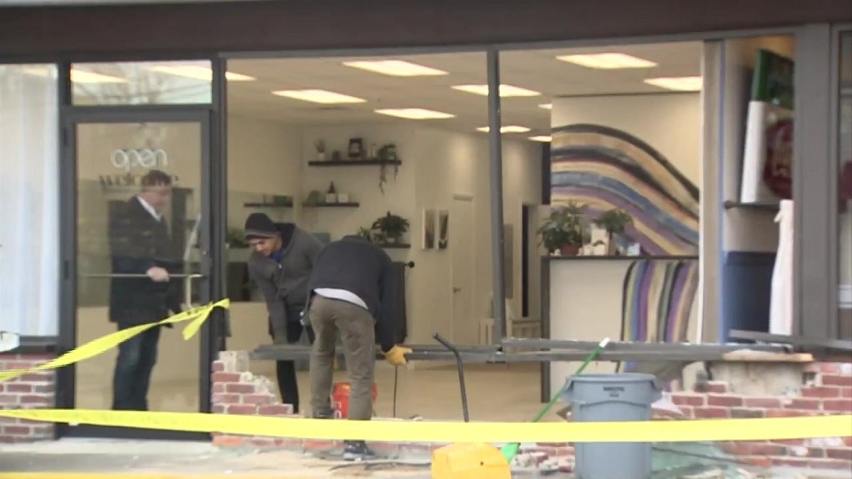 Car crashes into front of yoga studio in Wakefield - Boston News ...