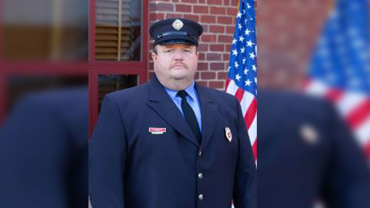 CT firefighter dies after battling early morning fire - Boston News ...