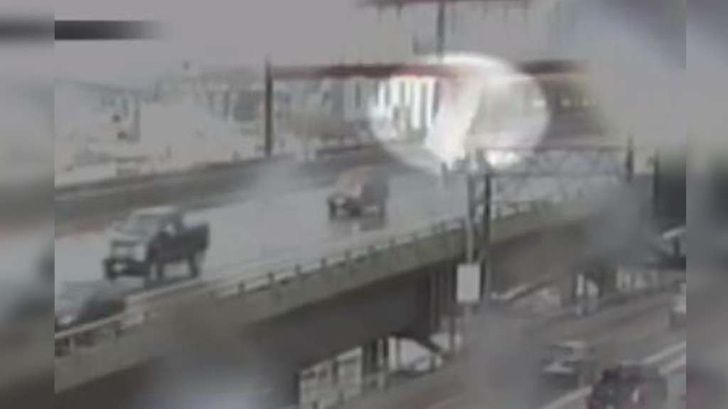 WATCH: Shocking video shows moment highway sign fell on vehicle on I-93 ... WATCH: Shocking video shows moment highway sign fell on vehicle on I-93 ...