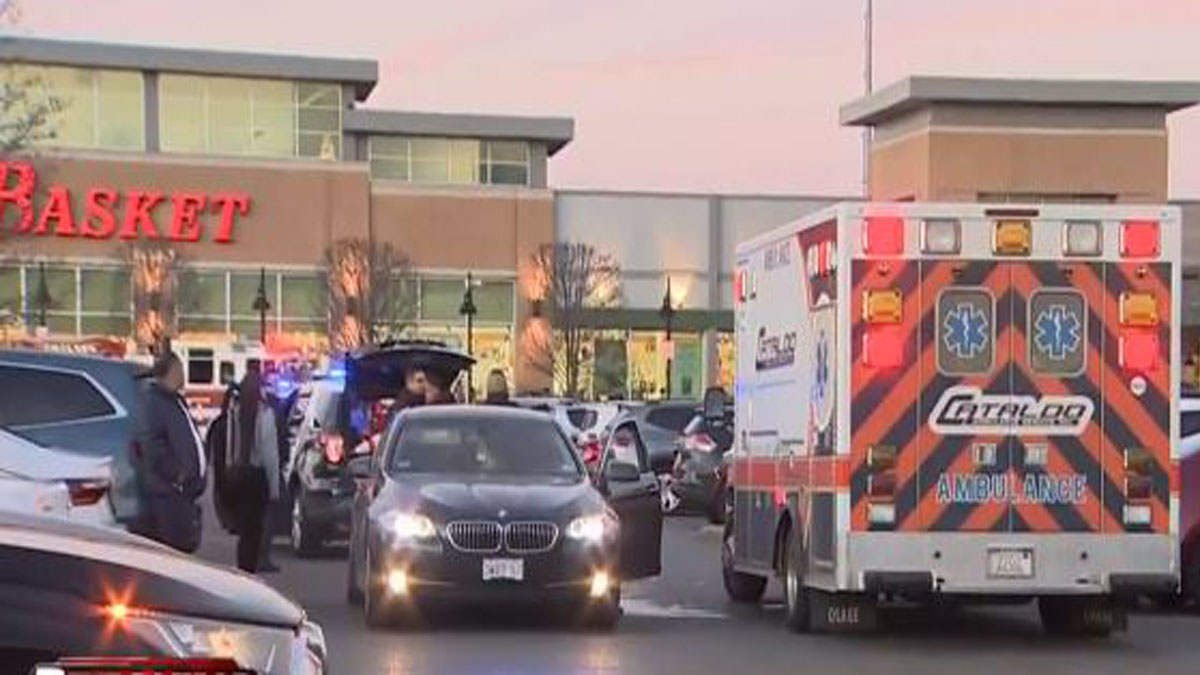 Police investigating road rage stabbing in parking lot of Chelsea ...