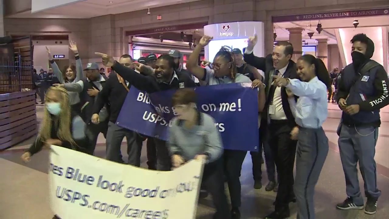 Special Delivery: Postal workers put on flash mob performance at South Station - Boston News ...