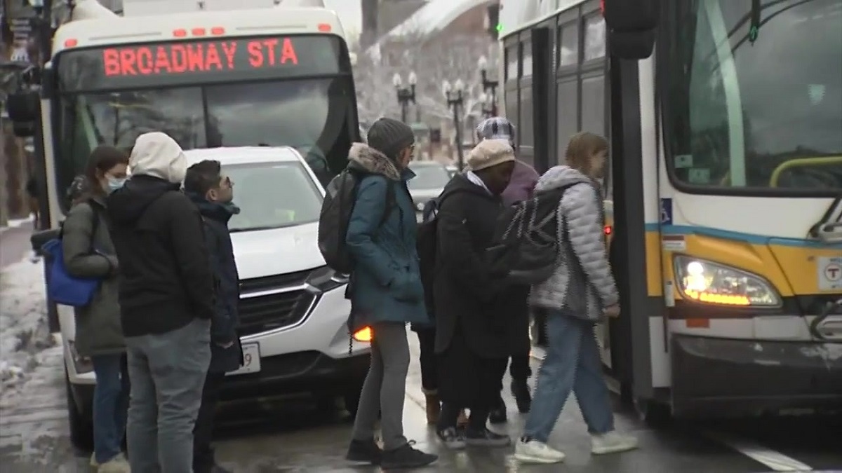 Red Line service resumes between Harvard and Broadway after maintenance ...