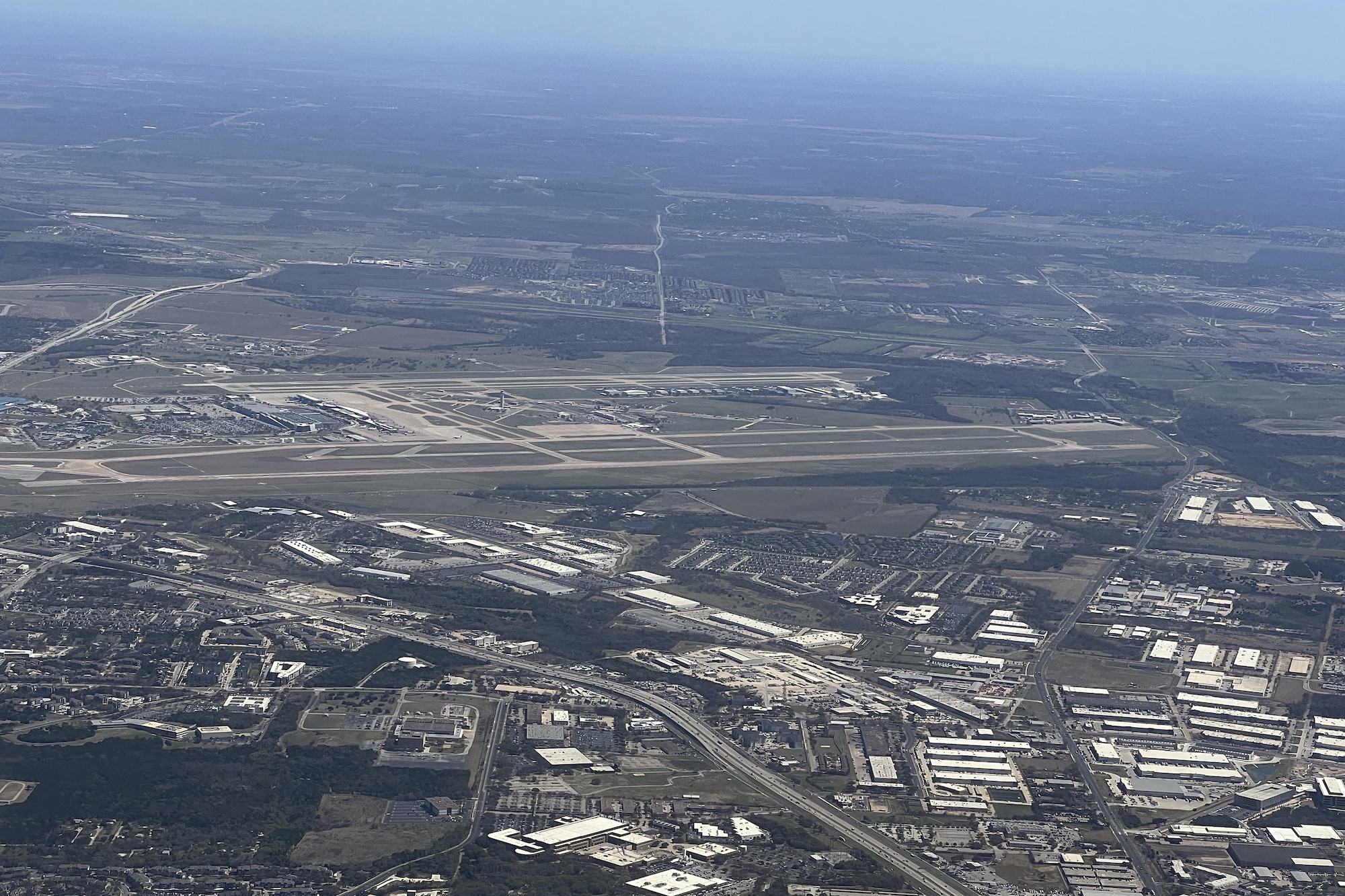 Investigators probing a possible near-collision between two aircraft on ...