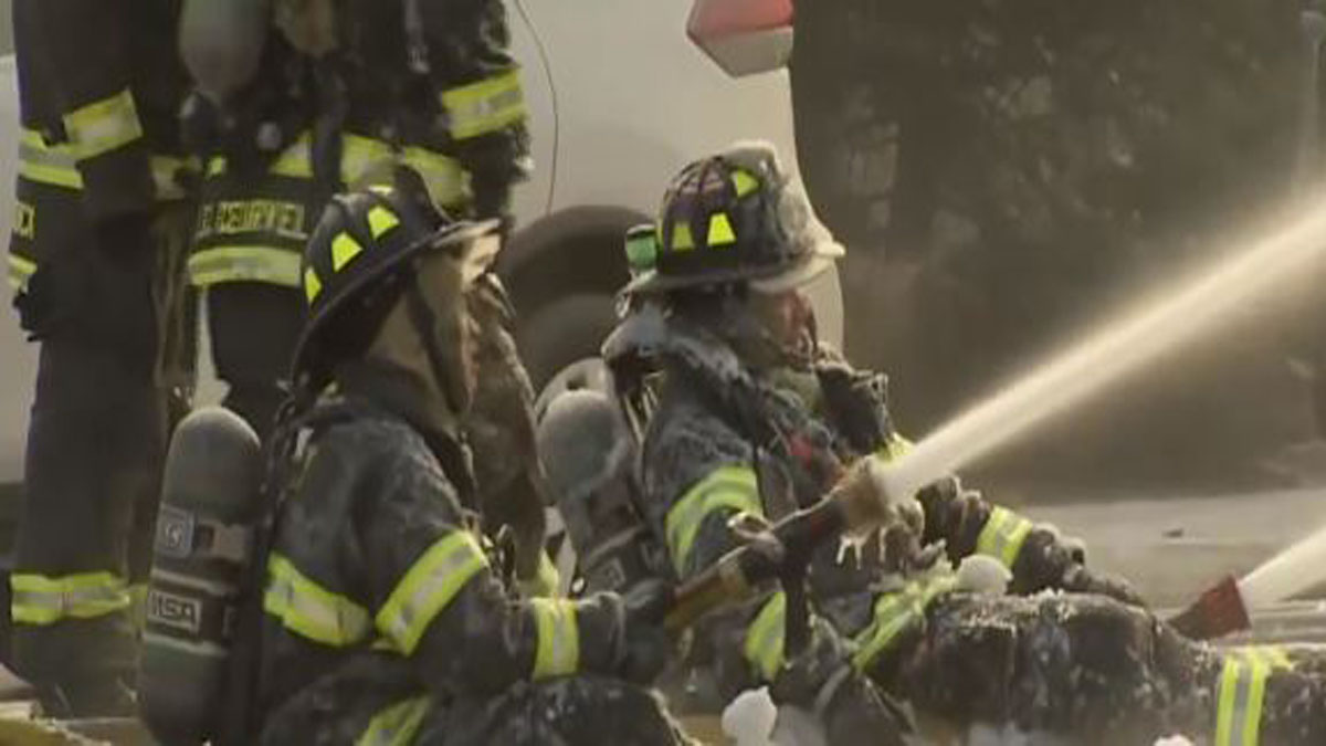 Fire crews brave frigid conditions while battling Quincy blaze - Boston ...