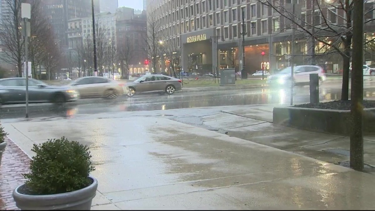 Rain, wind hit Boston as city prepares for afternoon snow - Boston News ...