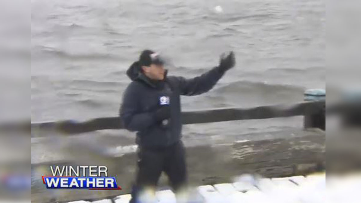 High winds lashing coastline in Newburyport - Boston News, Weather ...