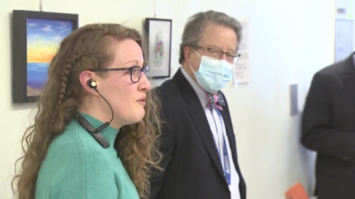 Artist, brain injury survivor hosts art show at Spaulding ...