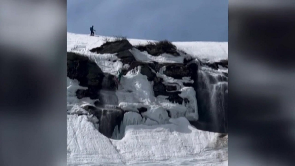 WATCH: Snowboarder survives scary fall on Mount Washington, NH - Boston ...