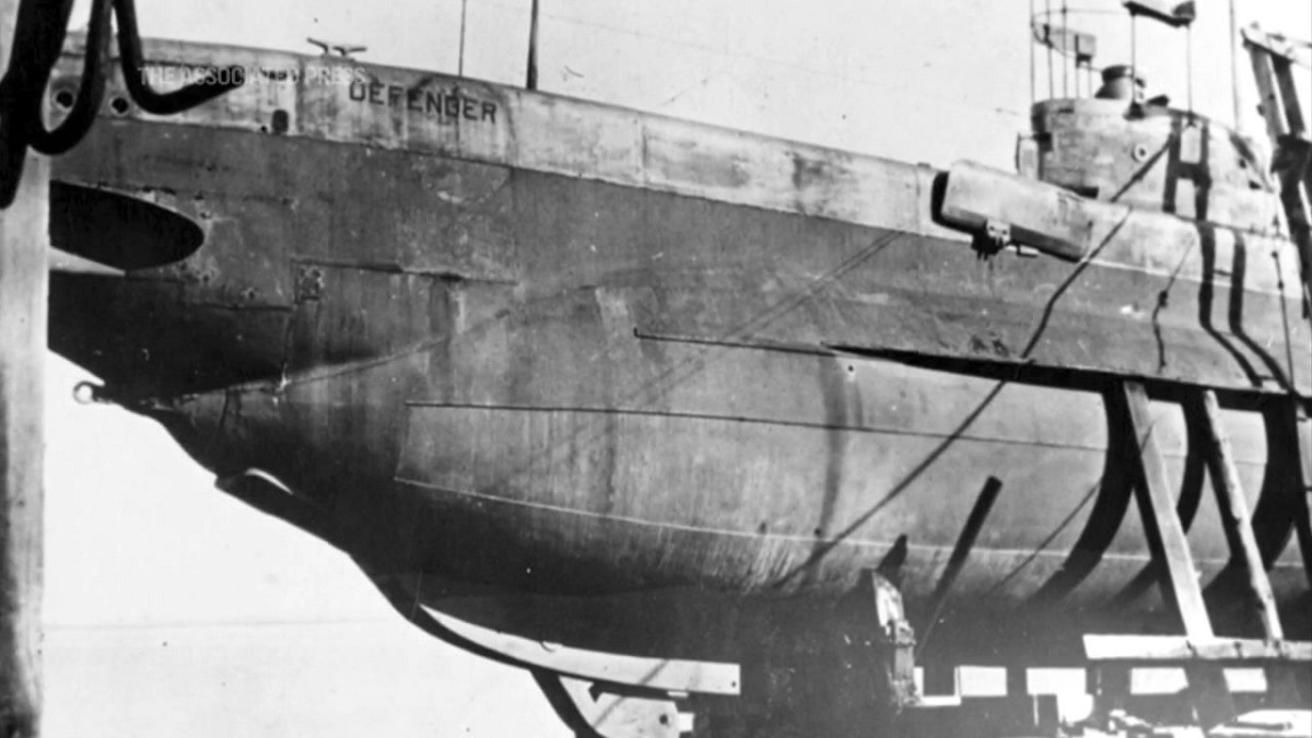 Wreckage of submarine found by divers in Long Island Sound - Boston ...