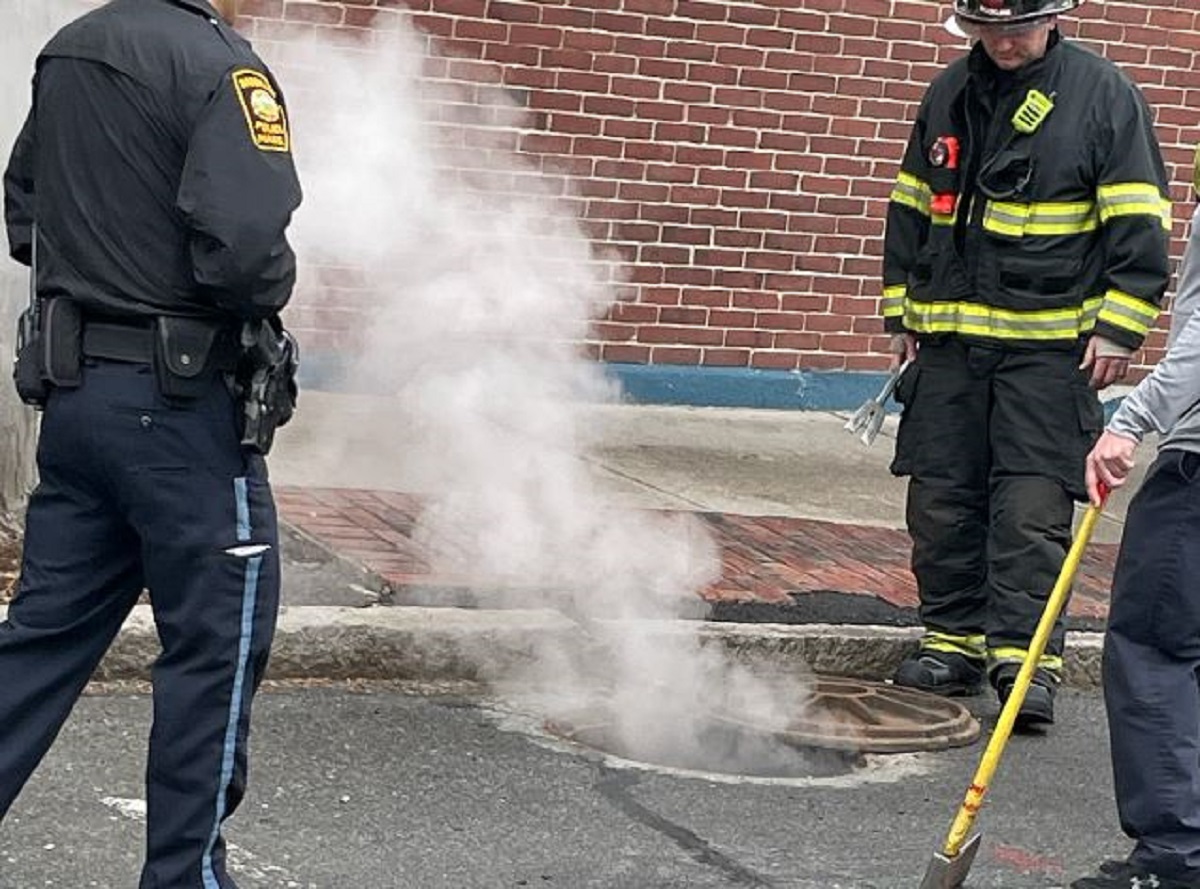 Fire crews respond to smoking manhole in Brookline - Boston News ...