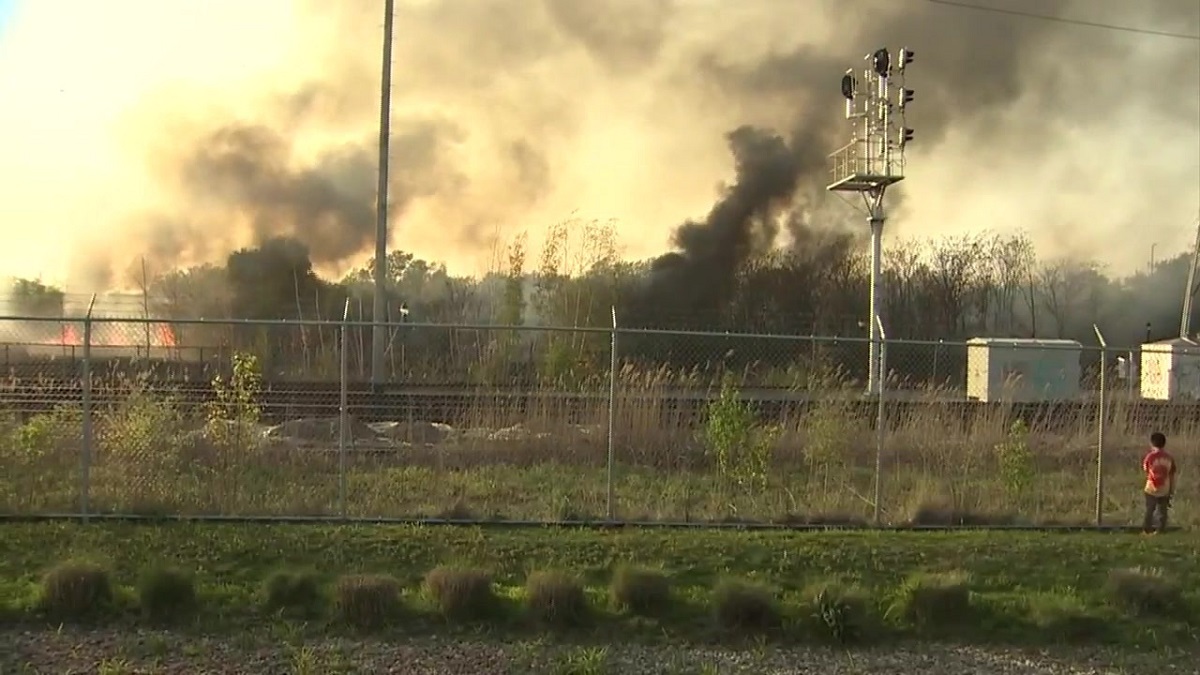 Crews battle brush fire in Everett - Boston News, Weather, Sports ...