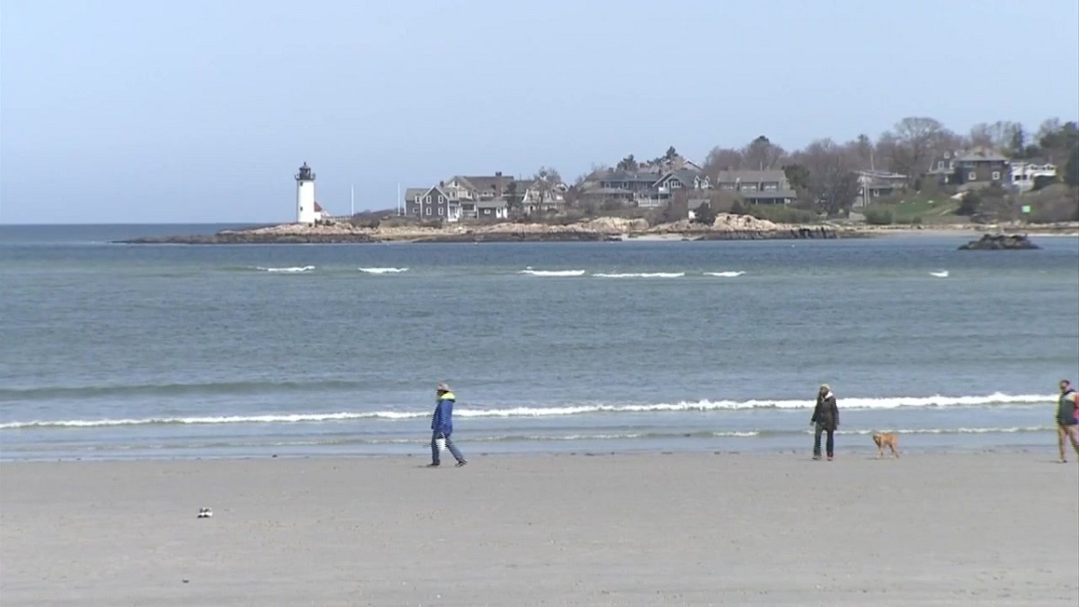 Gloucester turns to new app to help with summer beach parking - Boston ...