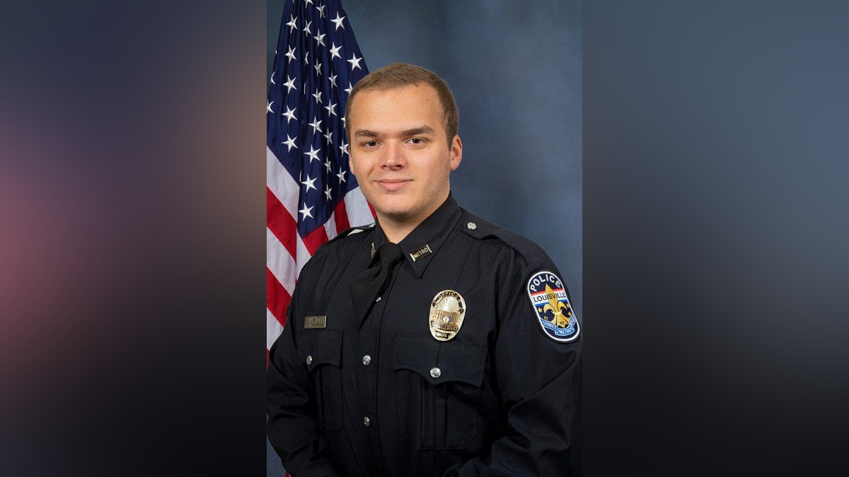 Officer who helped stop Louisville bank shooter is off a ventilator and ...