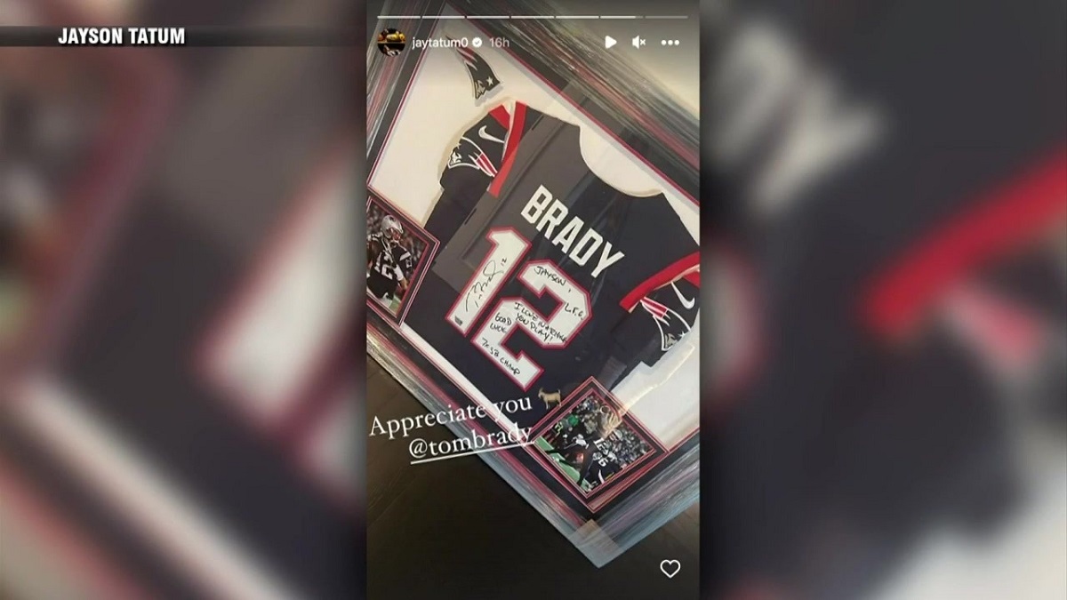 Jayson Tatum gifted signed Tom Brady jersey as Celtics continue playoff ...