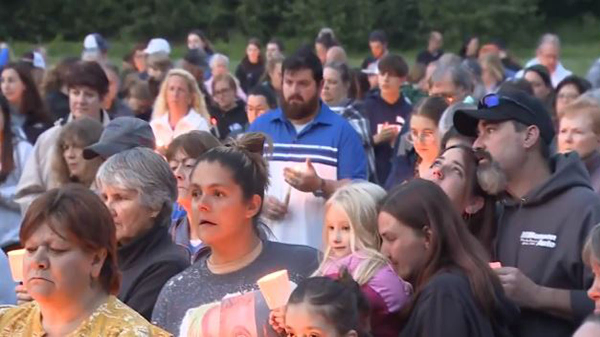 Hundreds attend vigil honoring mother, toddler fatally shot in Franklin ...