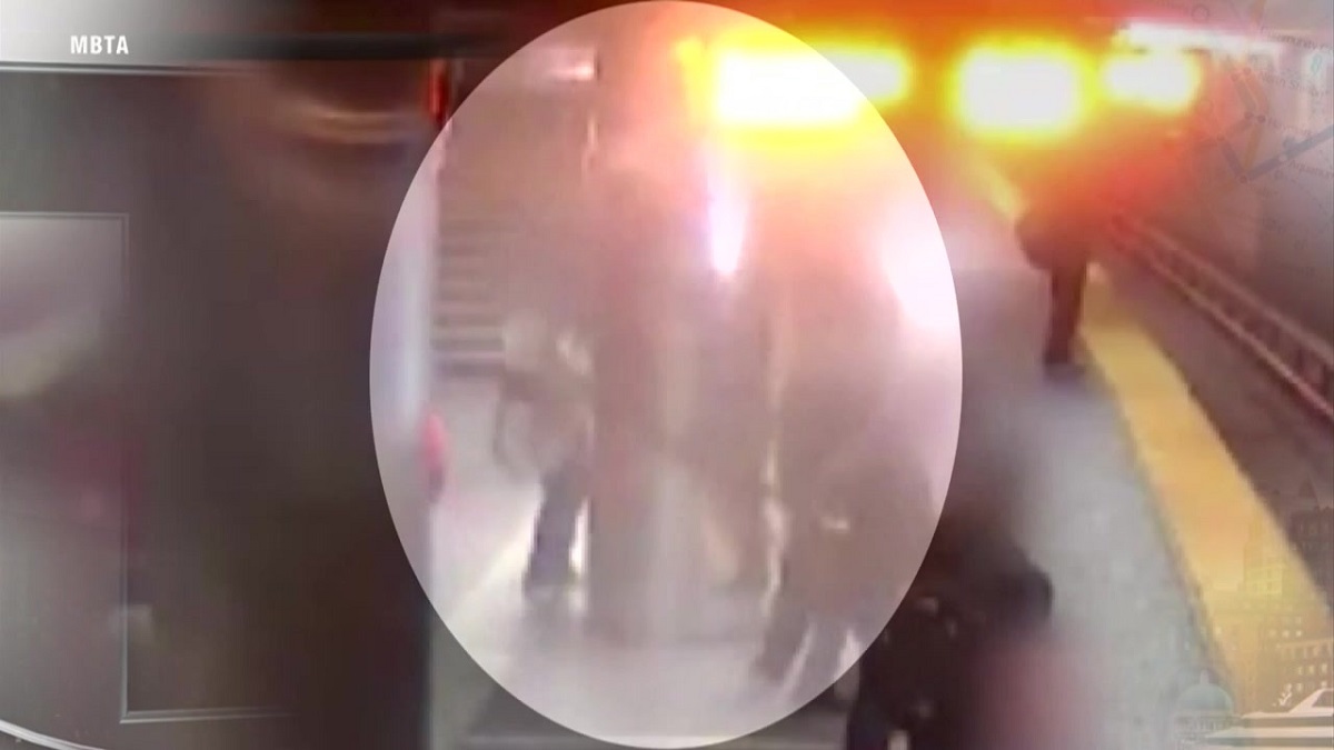 City releases recordings of 911 calls made after equipment fell on ...