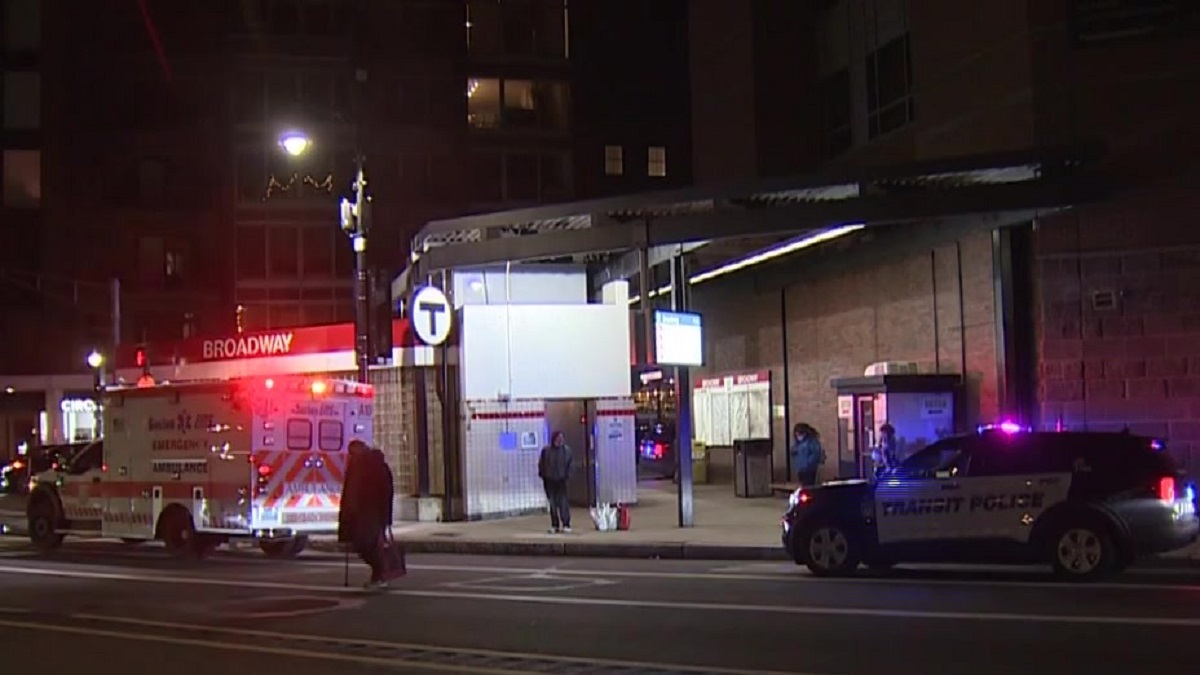 NTSB: Short circuit in train door led to passenger’s death at Broadway ...
