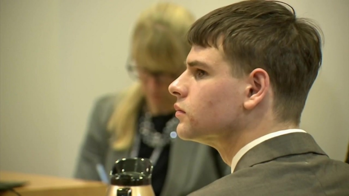 Man’s death while awaiting trial on charges he killed his mother at sea ...