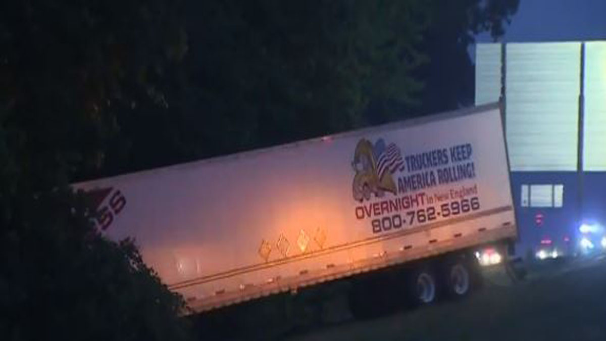 Police Respond To Tractor Trailer Crash On Route 495 In Chelmsford