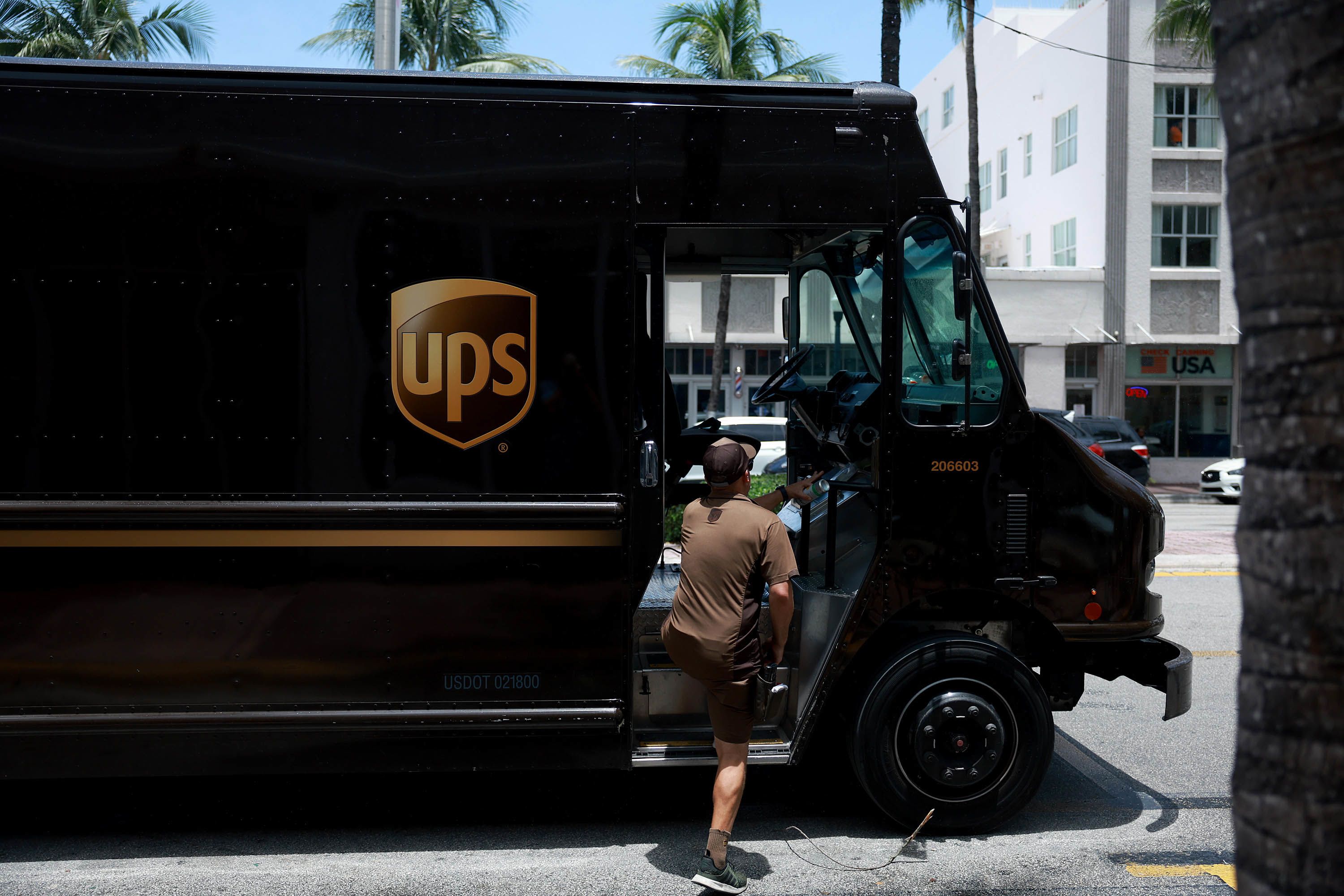UPS and Teamsters’ marathon talks end without a deal to avoid a strike ...