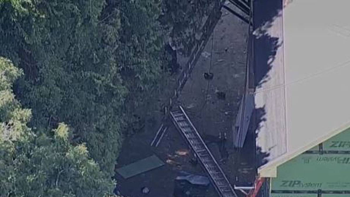 4 workers rushed to the hospital after fall from scaffolding in Milford ...