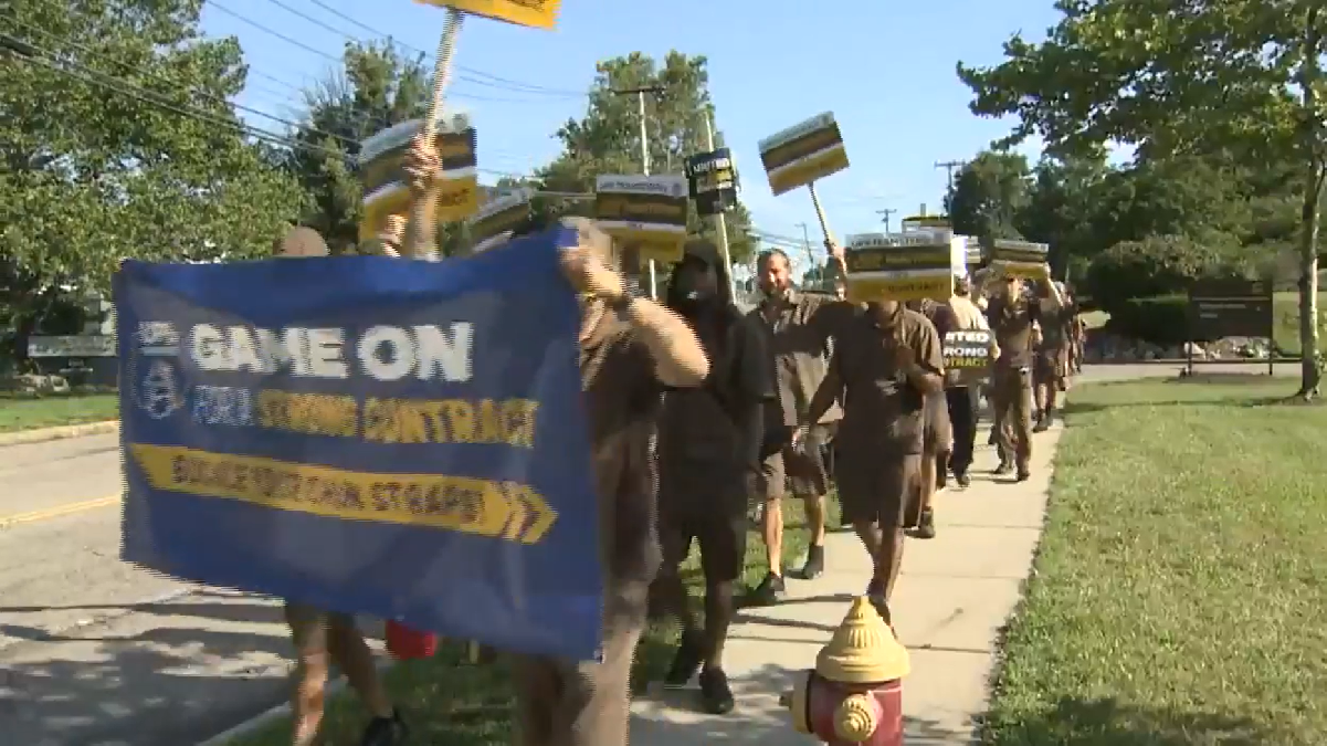 UPS reaches contract with 340,000 unionized workers, averting ...
