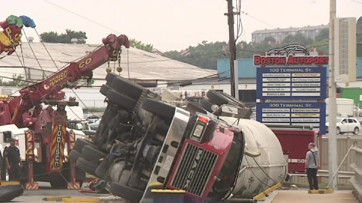 Tanker truck rolls over in Charlestown - Boston News, Weather, Sports | WHDH 7News