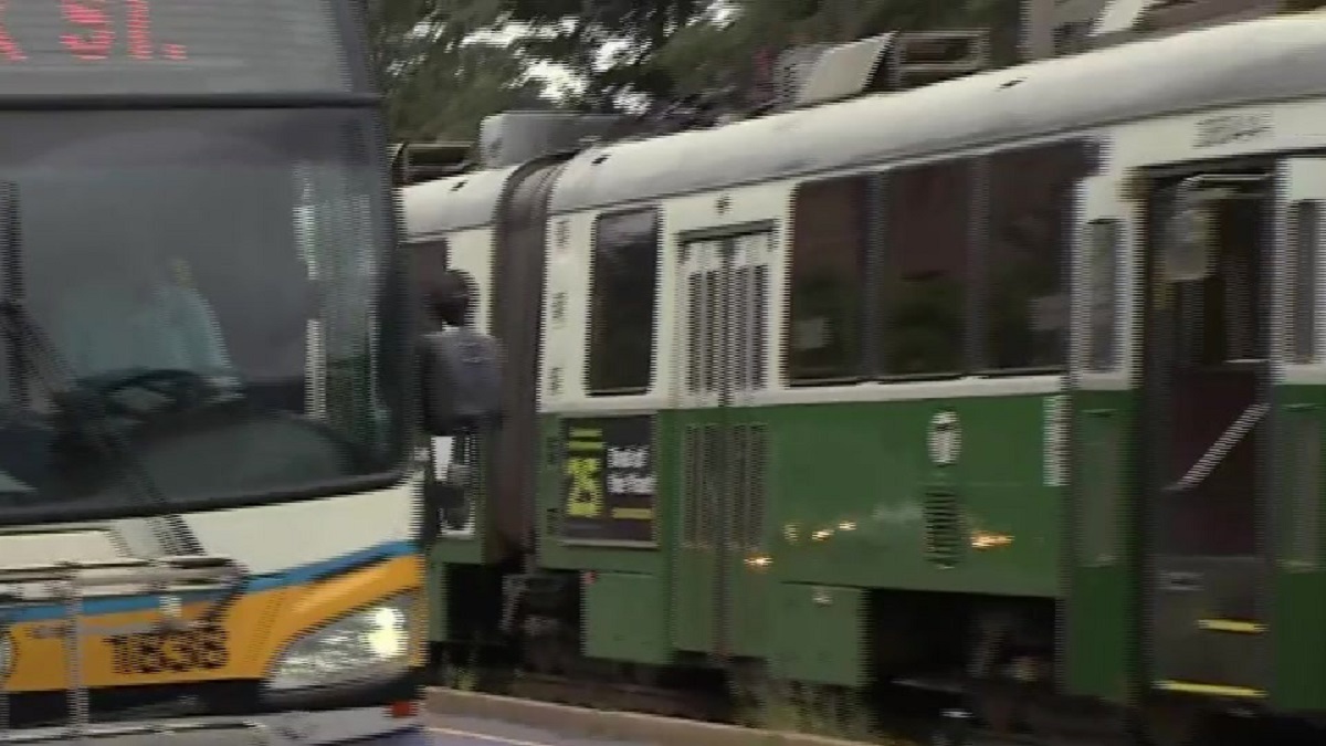 Shuttle buses replace some Green Line B Branch service due to overhead ...