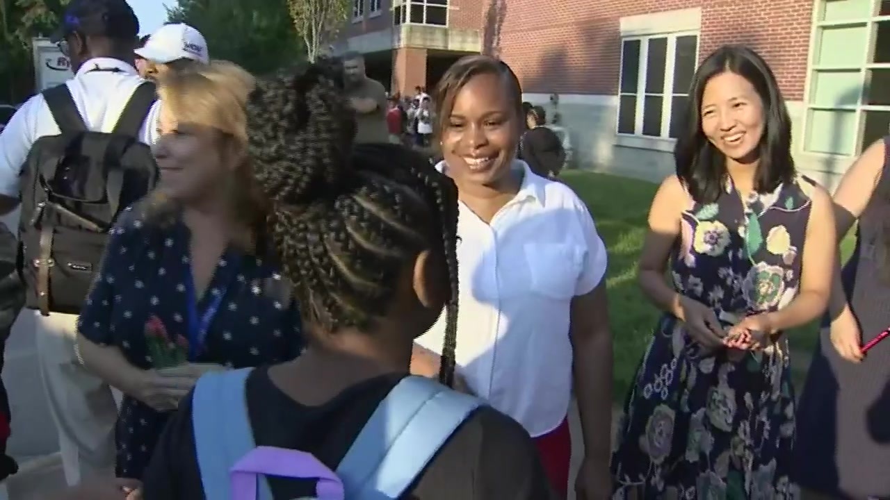 Boston Public Schools students head back to class on hot first day ...