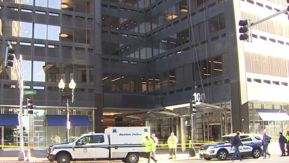 Window washer dies after fall from building in downtown Boston - Boston ...