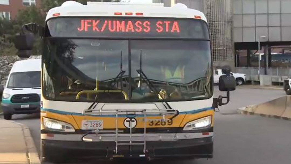 Shuttle buses replacing train service on stretch of Red Line on first ...