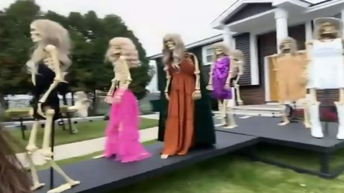 Lowell woman’s Taylor Swift-inspired Halloween display turning heads ...