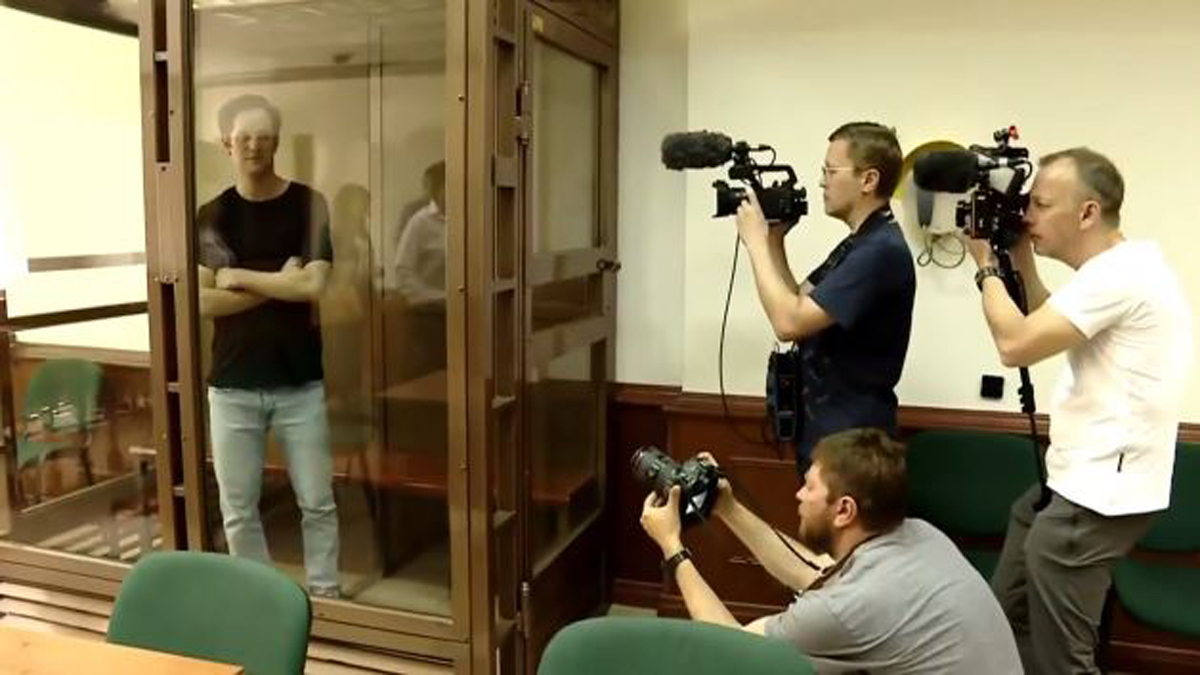 Wall Street Journal reporter loses appeal and will stay in a Russian ...