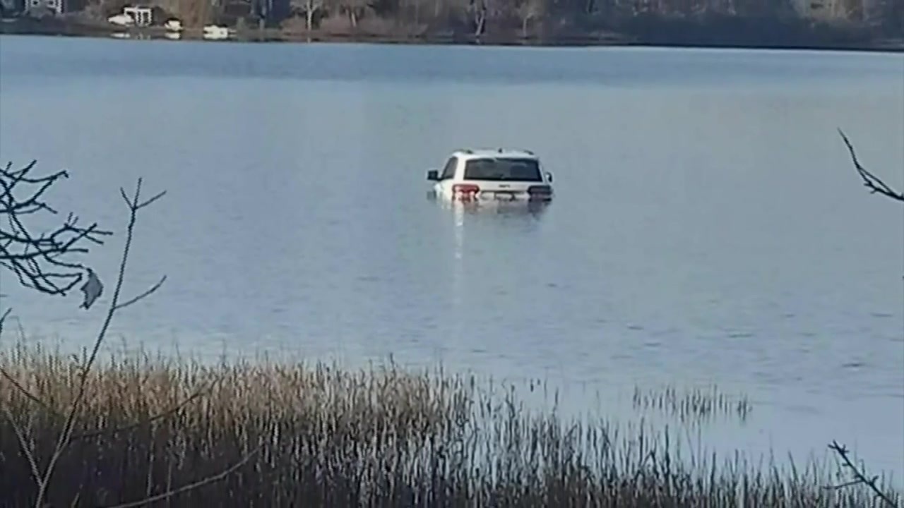 Good Samaritan describes rescuing woman from SUV stranded in ...