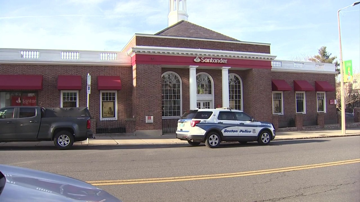 Boston police investigating bank robbery in Brighton - Boston News ...