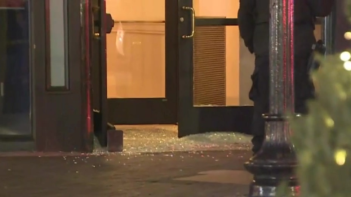Police investigating after person stabbed in Downtown Crossing - Boston ...