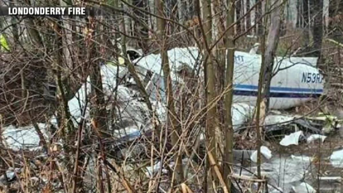 WATCH: Surveillance video shows moment plane crashed in Londonderry, NH ... WATCH: Surveillance video shows moment plane crashed in Londonderry, NH ...