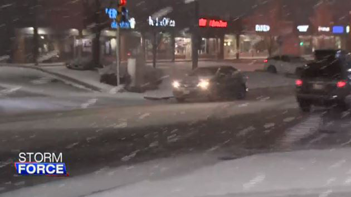 Snow piling up in Chelmsford as crews work to keep roads clear - Boston ...