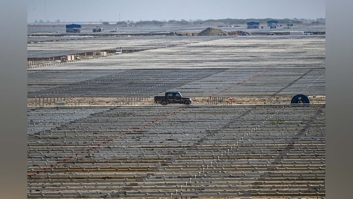 A coal billionaire is building the world’s biggest clean energy plant ...