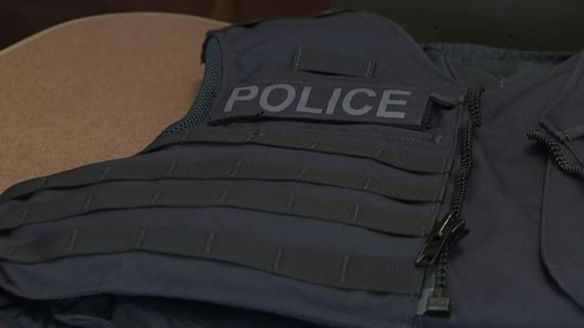 Police union crediting bulletproof vest with saving life of shot ...