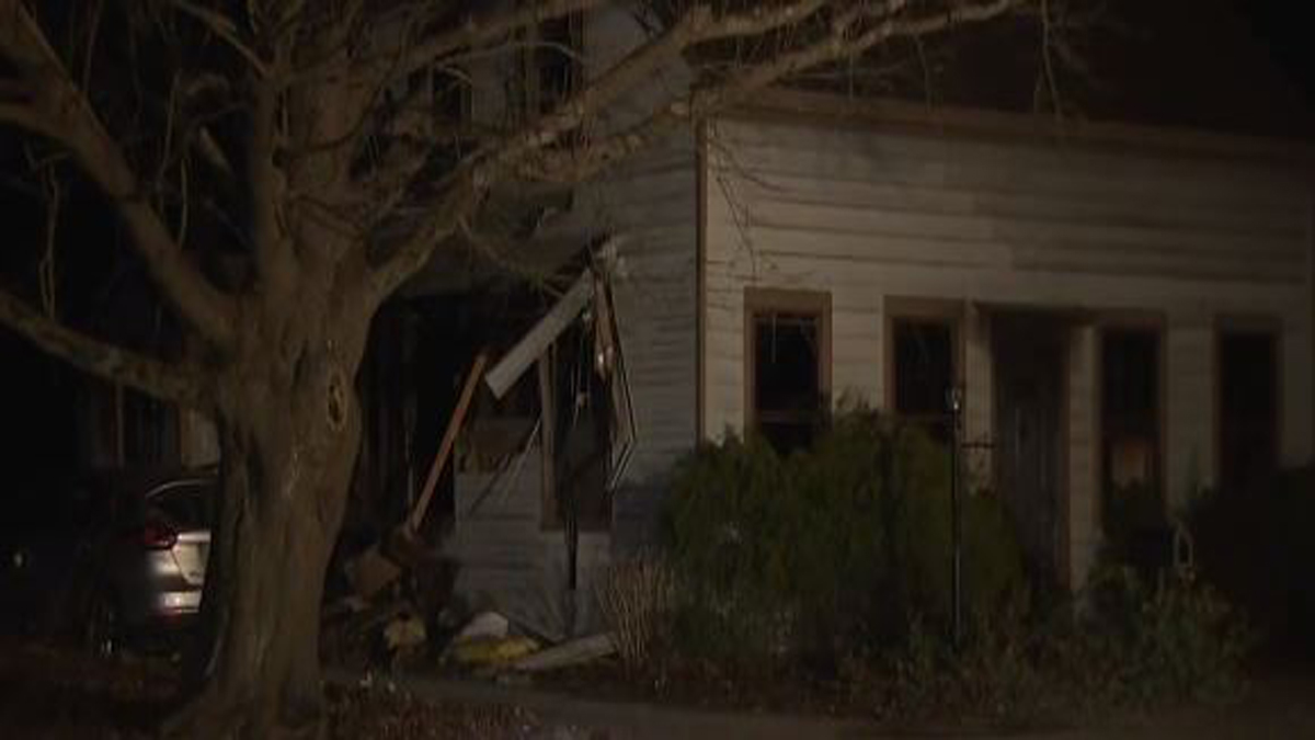 Fire officials investigating Carver blaze that left 1 dead, 1 injured ...
