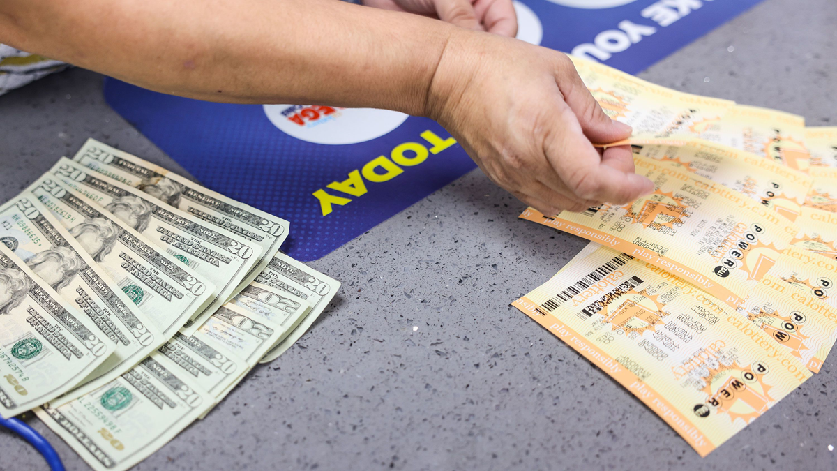 Powerball jackpot ratchets up to $1.09 billion after no big winner ...