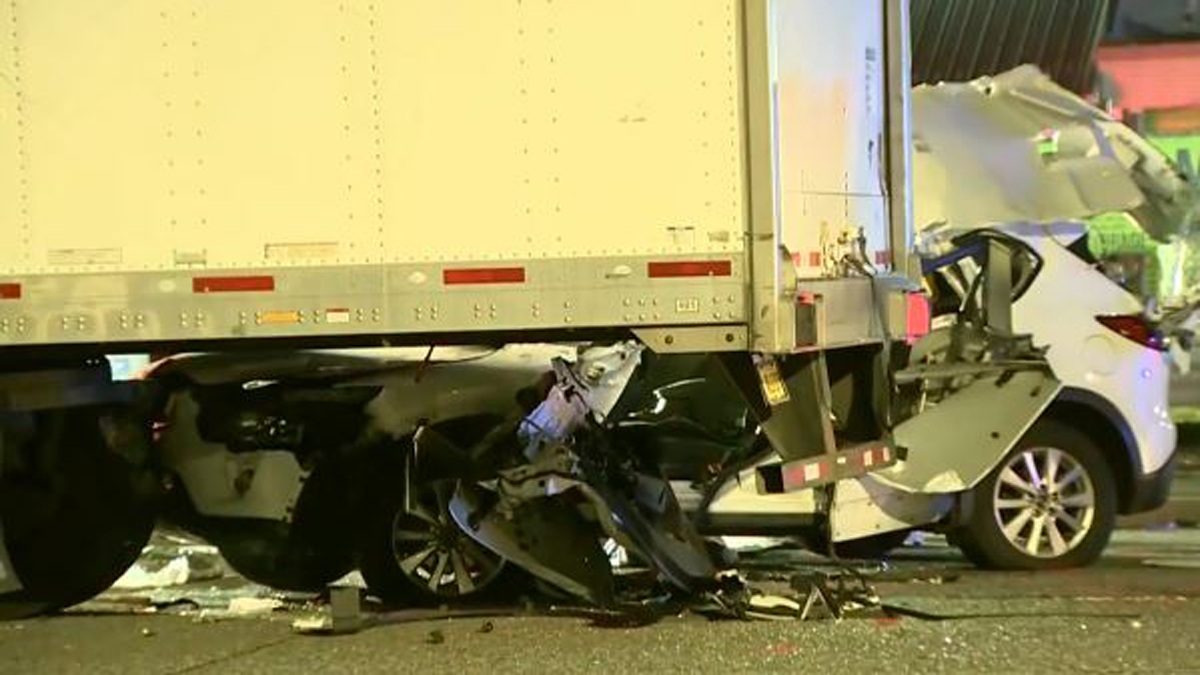 Police investigating fatal crash involving tractor-trailer in Foxboro ... Police investigating fatal crash involving tractor-trailer in Foxboro ...