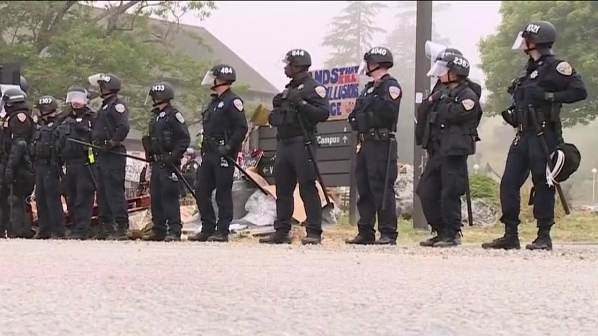 Police arrest ‘many’ at Israel-Hamas war protest at UC Santa Cruz ...
